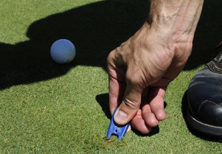 How To Use Divot Tool In Golf? - Golfs Hub